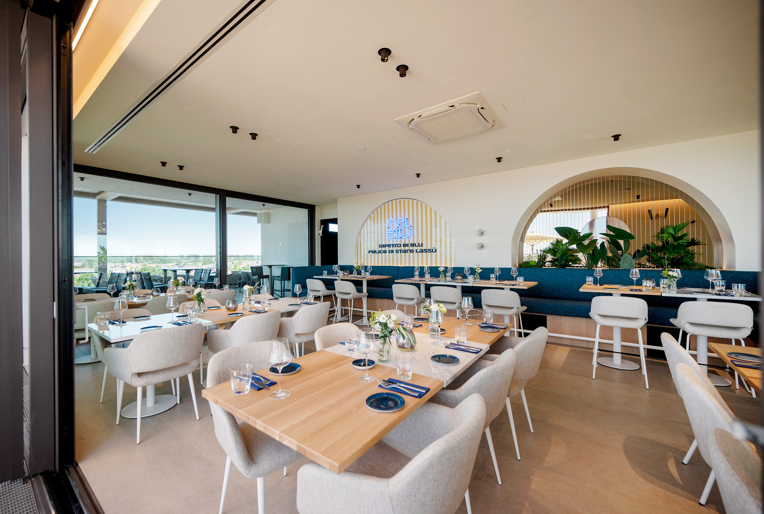 NELBLU | Skybar • Caffè • Restaurant